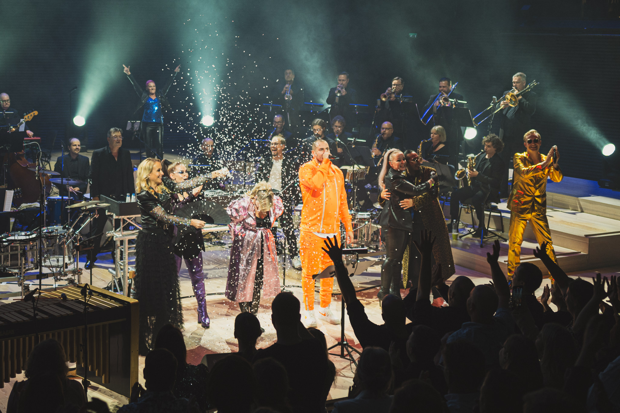 Bio - Pandora Anneli Magnusson - One of a kind world singer